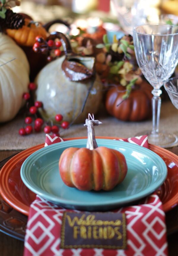 Setting A Gracious Thanksgiving Table - Southern Discourse