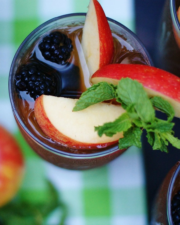 Apple Spice Mint Tea with Blackberries - Southern Discourse