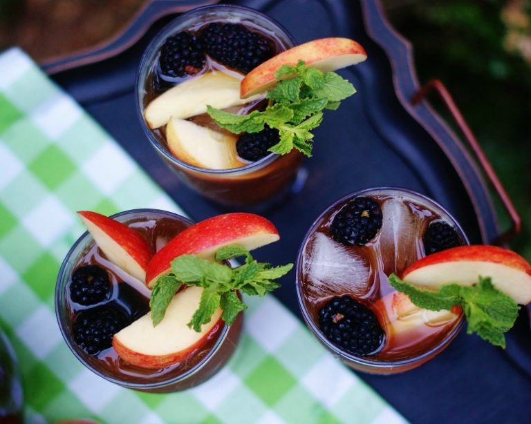 Apple Spice Mint Tea with Blackberries - Southern Discourse