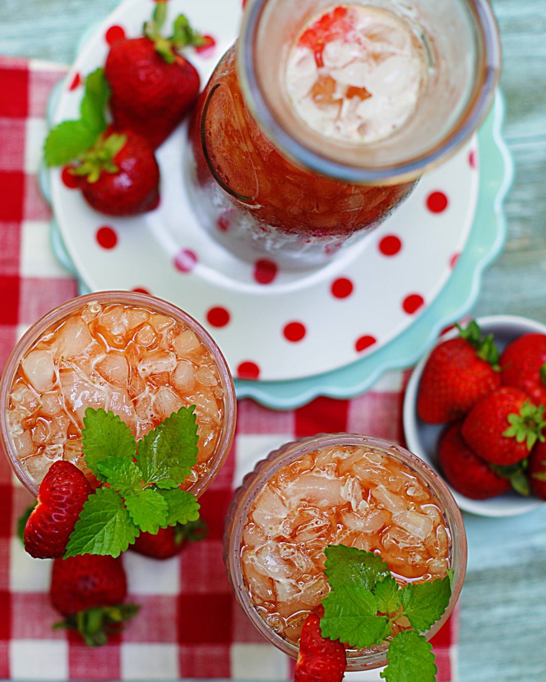Refreshing Strawberry Iced Tea - Southern Discourse