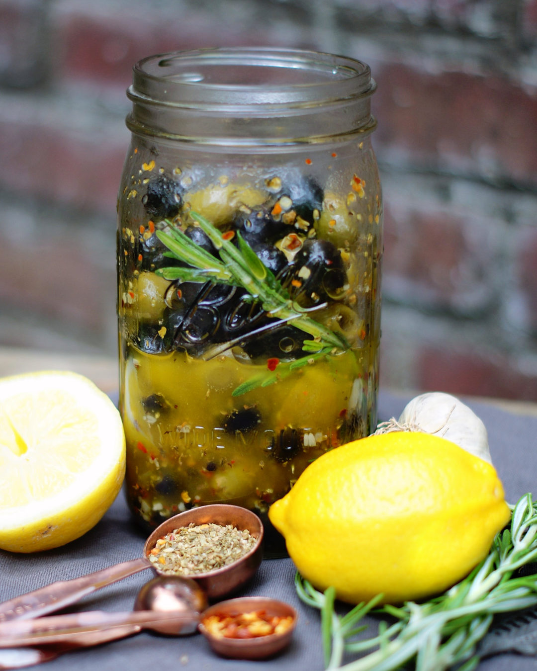 Easy Italian Marinated Olives - Southern Discourse