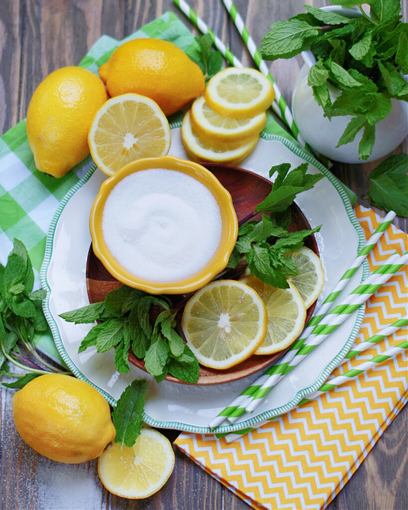 Refreshing Mint Lemonade - Southern Discourse