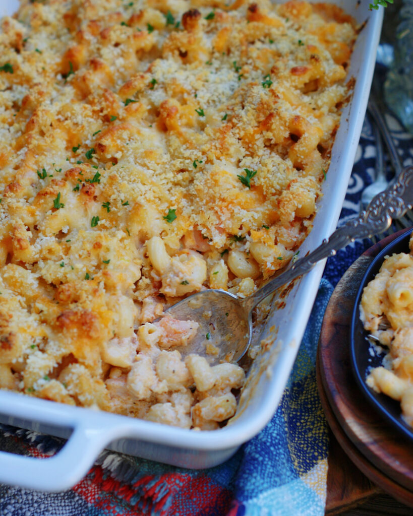 Creamy Seafood Mac and Cheese - Southern Discourse