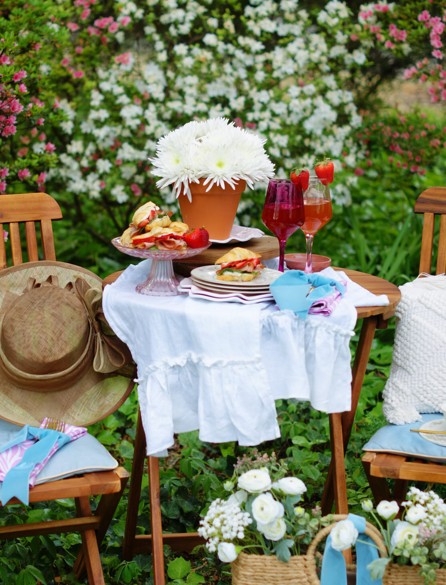 Pretty Spring Table Ideas - Southern Discourse