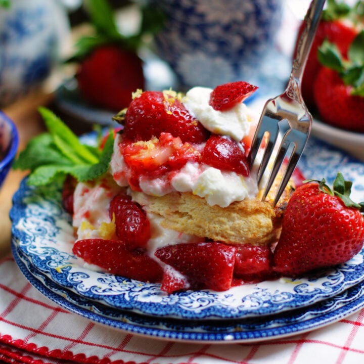 Classic Strawberry Shortcakes Recipe - Southern Discourse